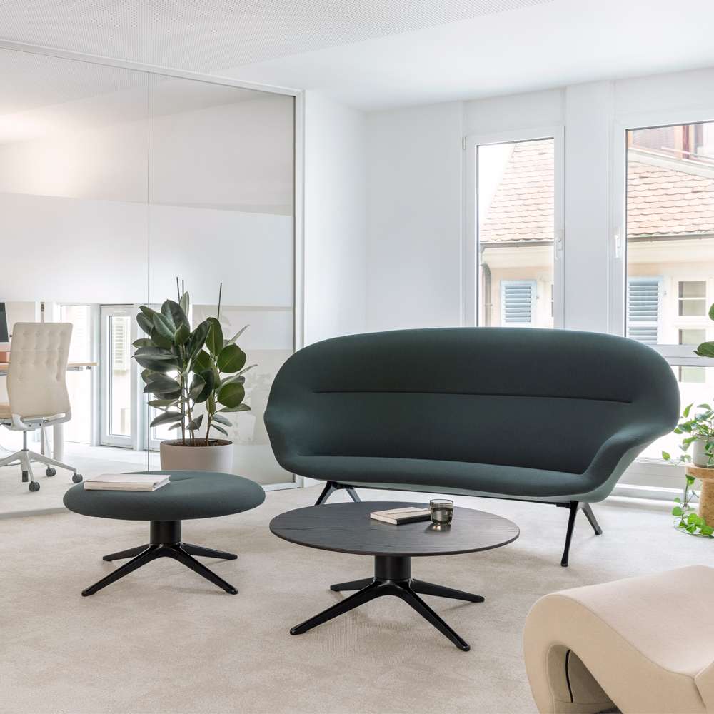 Abalon Sofa 羽貝 沙發椅（米灰 / 銀灰布料、薄荷綠底座） | 北歐櫥窗 NORDIC